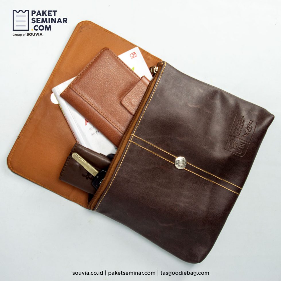 10 Pilihan Pouch Kulit Pria - Paketseminar.com